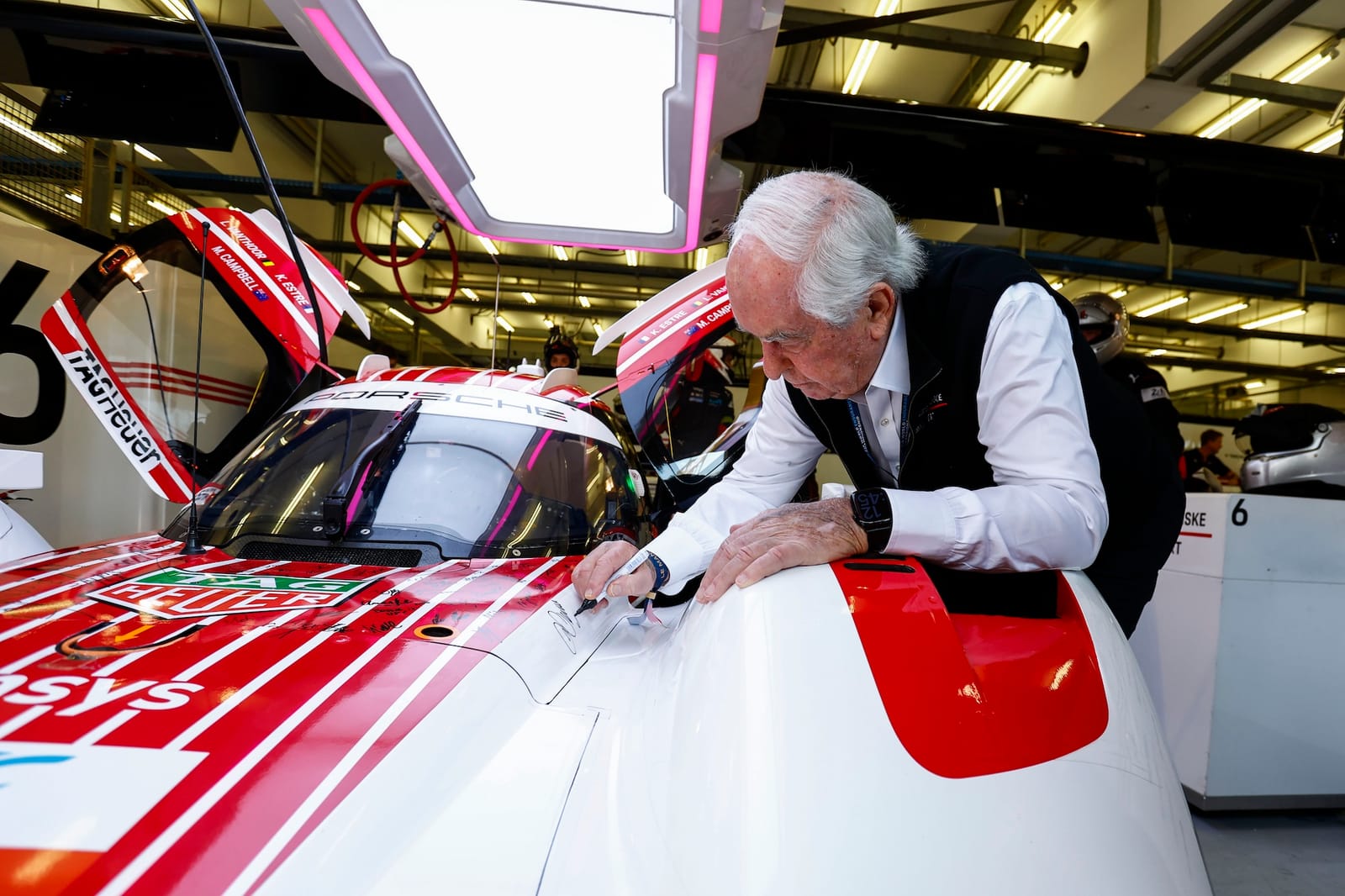 GALLERY: Best shots from WEC's season finale at Bahrain